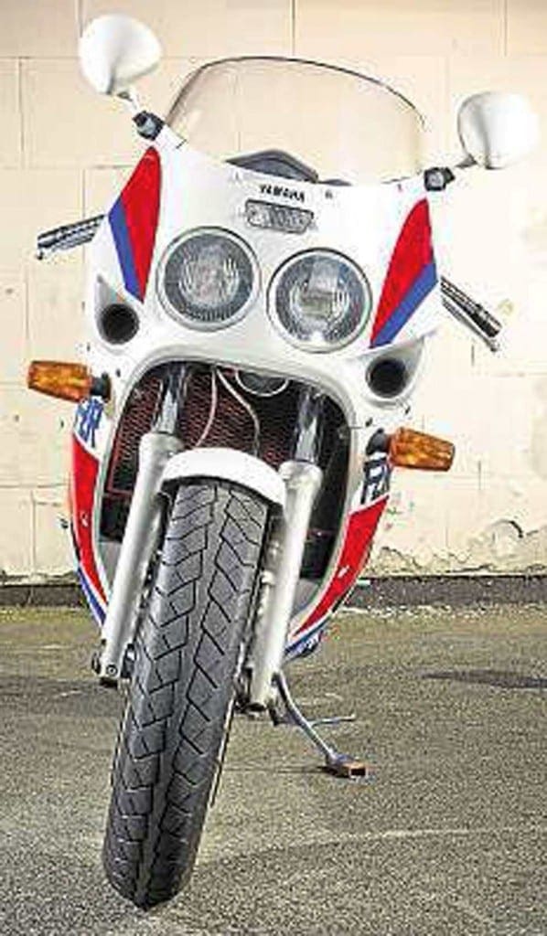 Yamaha FZR1000 EXUP Buying Guide | MoreBikes