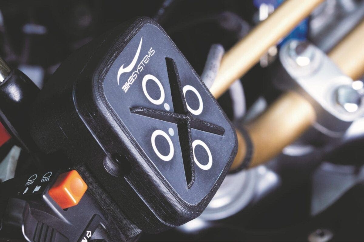 Bike HUD | First review of the Head Up Display | MoreBikes