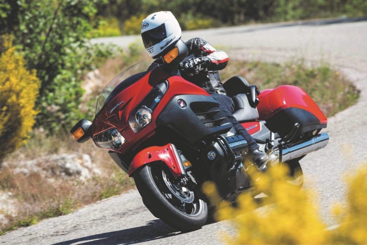 2014 Honda F6B review | MoreBikes