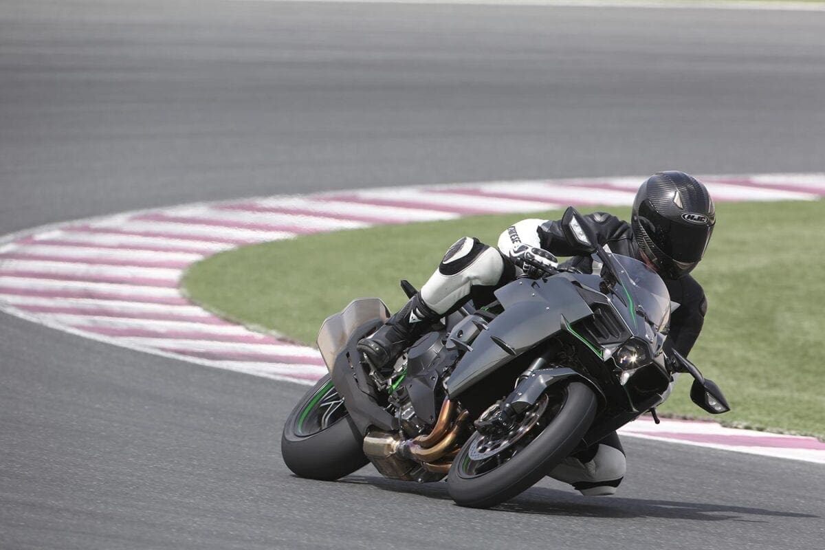 Kawasaki H2R / H2 review | MoreBikes
