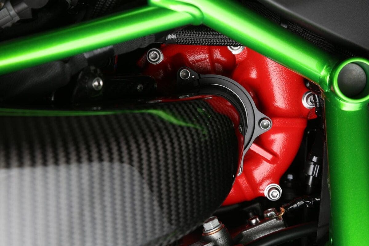 Kawasaki H2R / H2 review | MoreBikes