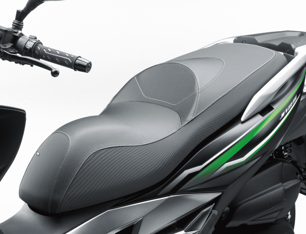 World launch review: 2016 Kawasaki J125 scooter test | MoreBikes