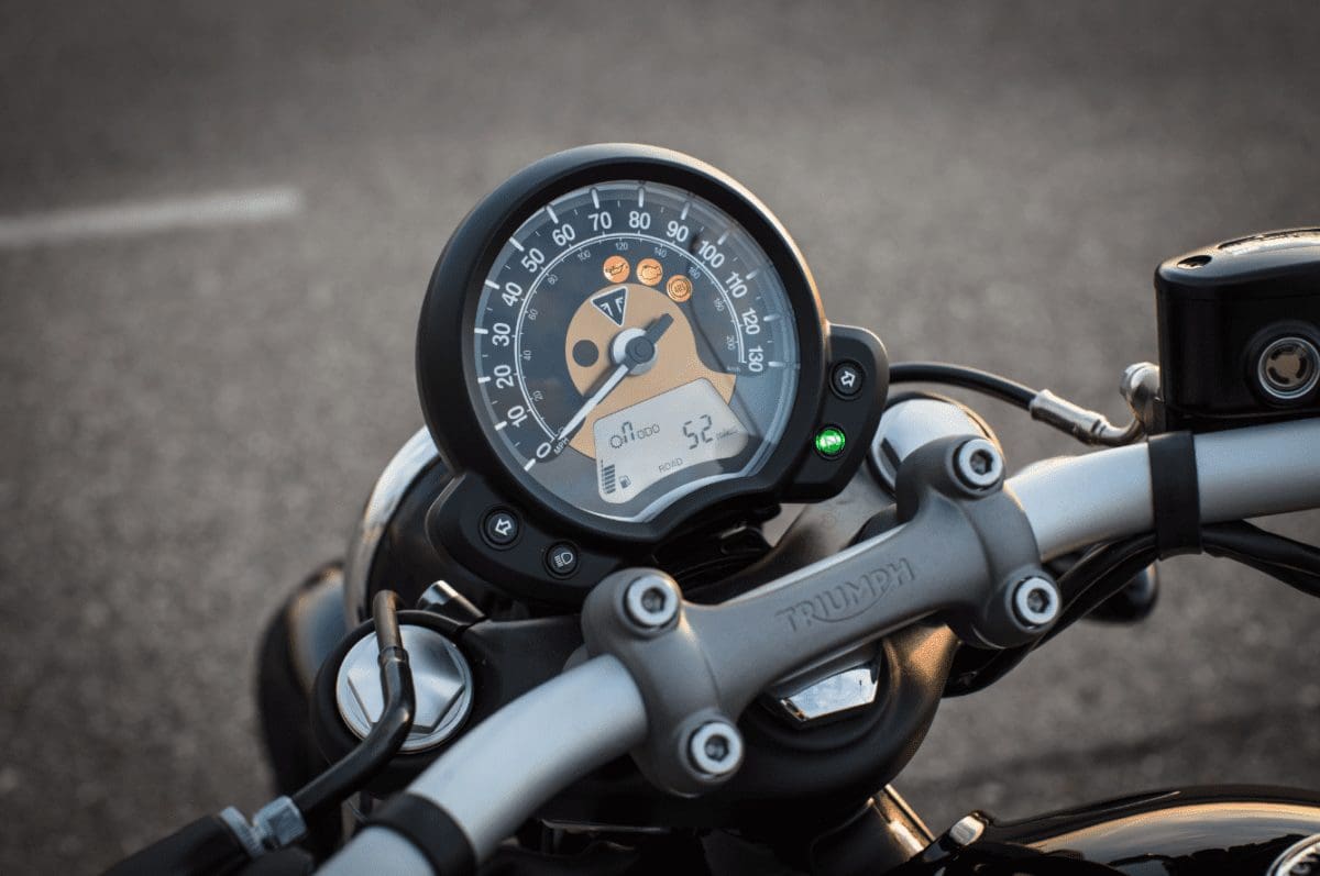 Launch ride: Triumph Bonneville Bobber | MoreBikes