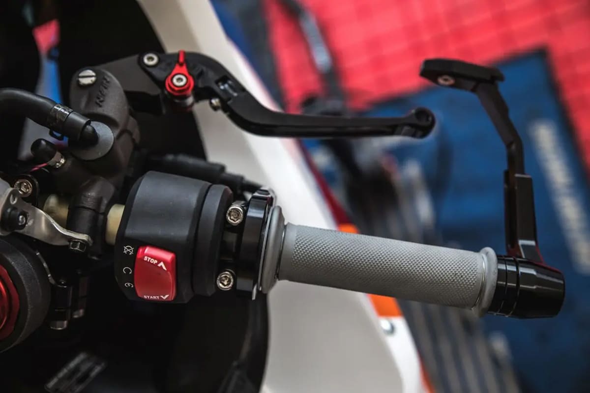USED & ABUSED: Yoshimura Quick Throttle Kit REVIEWED! | MoreBikes