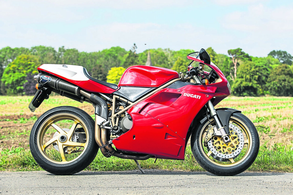 USED ICON: Ducati 916SPS | MoreBikes